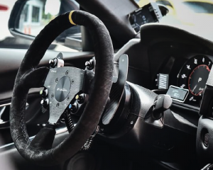 レーシングステアリングキット for A90 Supra – enable APG