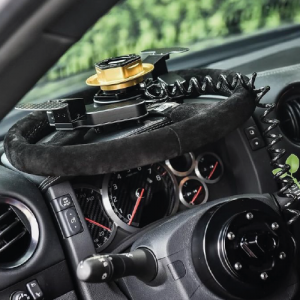 レーシングステアリングキット for R35GT-R – enable APG